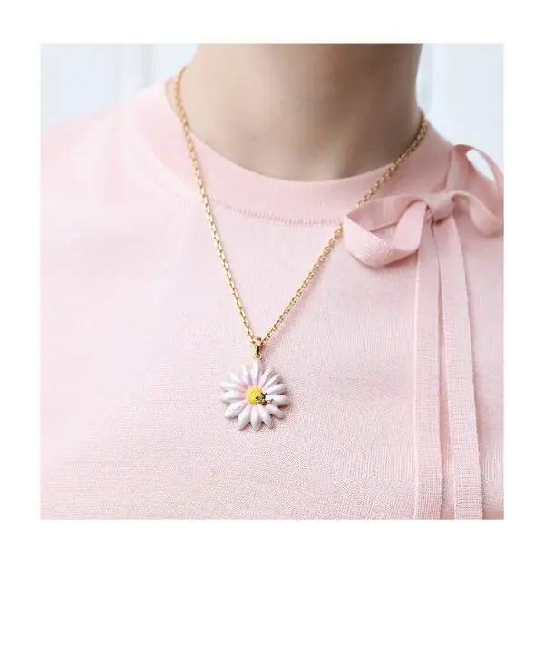 Dior Daisy And Bee Pendant Necklace