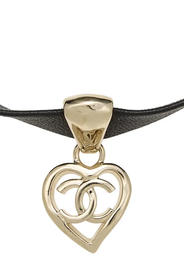 Chanel Leather Cc Heart Choker