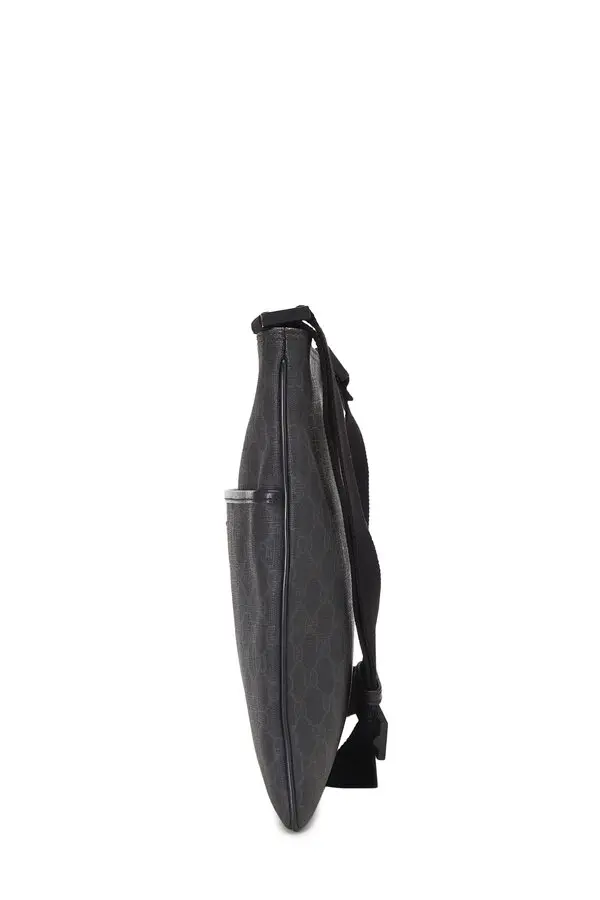 Gucci Gg Supreme Canvas Pocket Messenger Bag
