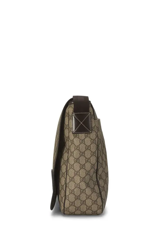 Gucci Gg Supreme Canvas Flap Messenger Bag
