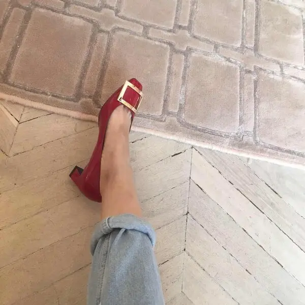 ROGER VIVIER Trompette Buckle Pumps
