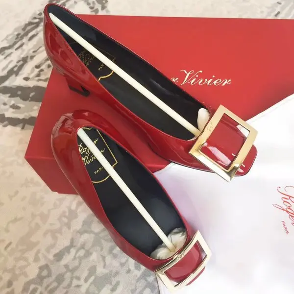 ROGER VIVIER Trompette Buckle Pumps