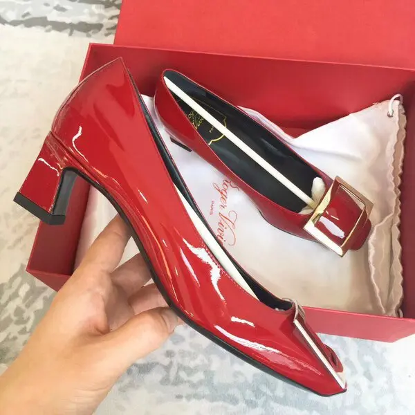 ROGER VIVIER Trompette Buckle Pumps