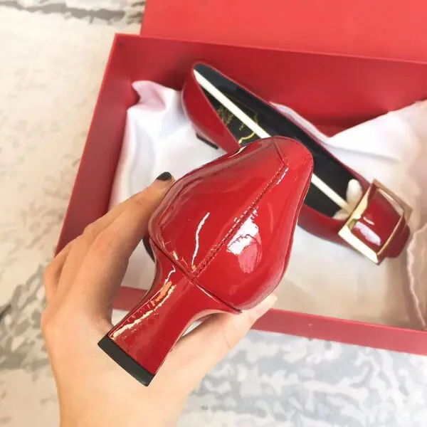 ROGER VIVIER Trompette Buckle Pumps