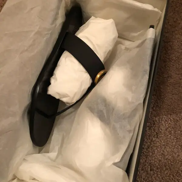 Gucci Double G Leather Thong Sandals
