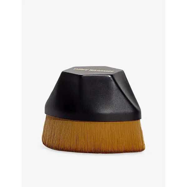THREE WARRIORS Beauty Buff Brush