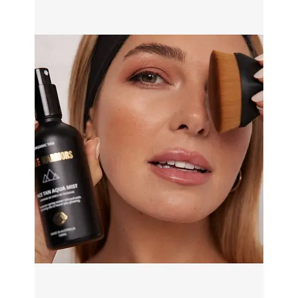 THREE WARRIORS Beauty Buff Brush