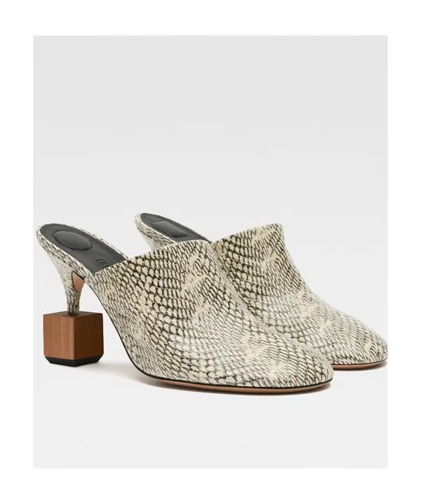 Jacquemus Bisou Slip-on Mules With Sculptural Heel Ornaments - Nude
