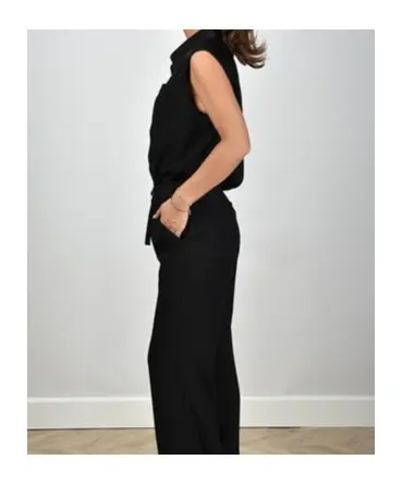 AMI Paris Sleeveless Shirt With Lapel And Snap Closure