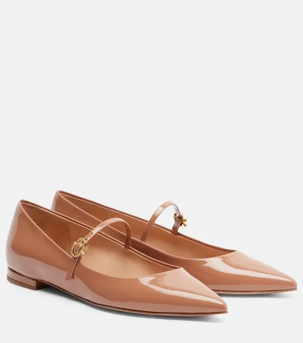 GIANVITO ROSSI Patent Leather Mary Jane Flats - Beige