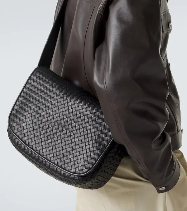 Bottega Veneta Large Woven Leather Messenger Bag - Black