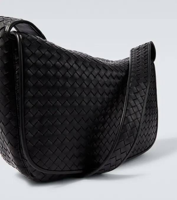 Bottega Veneta Large Woven Leather Messenger Bag - Black