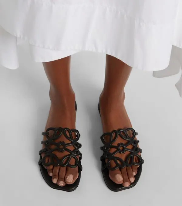 Loewe Anagram Leather Slides - Black