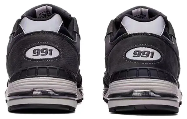 NEW BALANCE 991 Sneakers