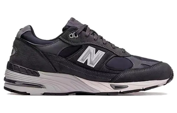 NEW BALANCE 991 Sneakers