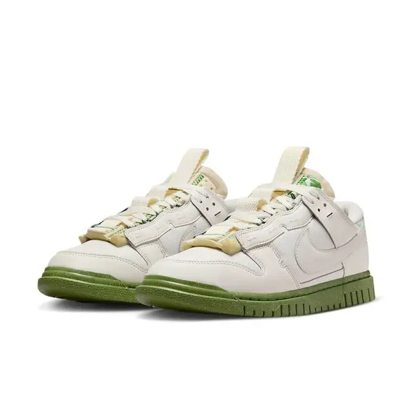 Nike Dunk Low Remastered Sneakers
