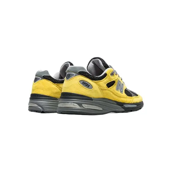 NEW BALANCE 991v2 Made In Uk Sneakers - Yellow/black/grey