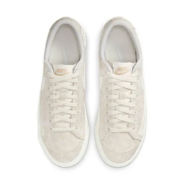 Nike Blazer Low '77 Se Flower Embroidery Sneakers