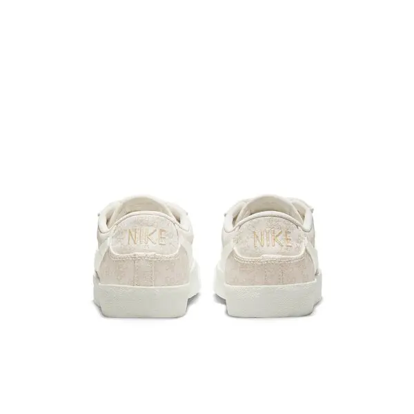 Nike Blazer Low '77 Se Flower Embroidery Sneakers