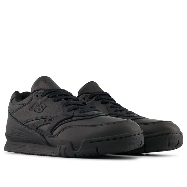 NEW BALANCE 770 Sneakers