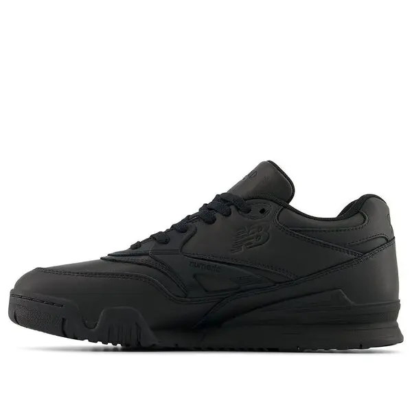 NEW BALANCE 770 Sneakers - Black