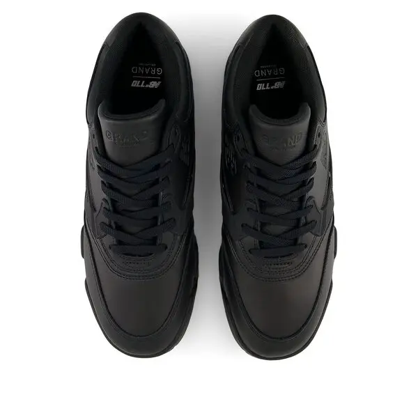 NEW BALANCE 770 Sneakers - Black