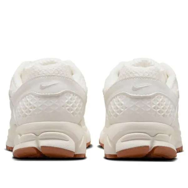 Nike Zoom Vomero Sneakers