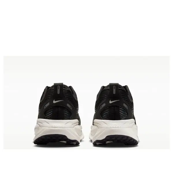 Nike Zoom Vomero 18 Athletic Sneakers - Black/white