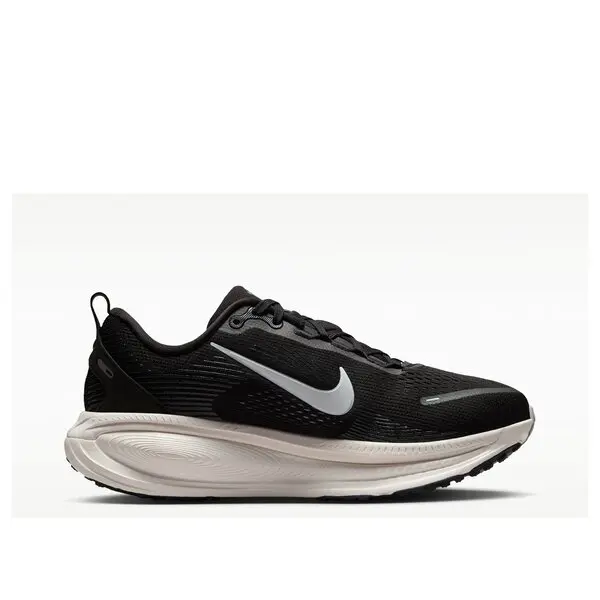 Nike Zoom Vomero 18 Athletic Sneakers - Black/white