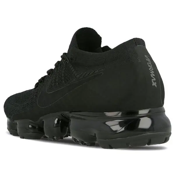 Nike Vapormax "triple 2.0" Athletic Sneakers - Black
