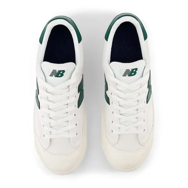 NEW BALANCE Court Shoes - White/green