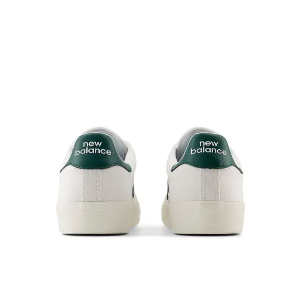 NEW BALANCE Court Shoes - White/green
