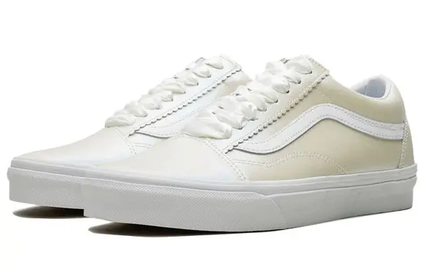 VANS Old Skool Sneakers With Ribbon Detailing - White/silver