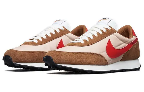 Nike Daybreak Low Top Sneakers - Brown