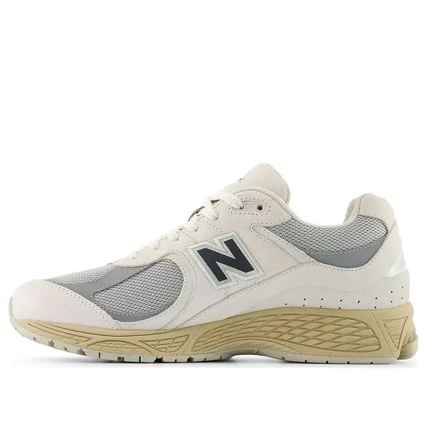NEW BALANCE 2002r Sneakers - Linen