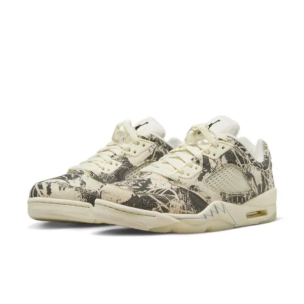 JORDAN Air Retro Low Sneakers