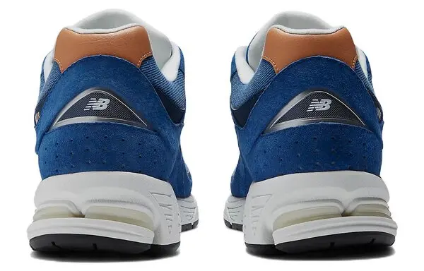 NEW BALANCE 2002r Low Top Sneakers - Blue