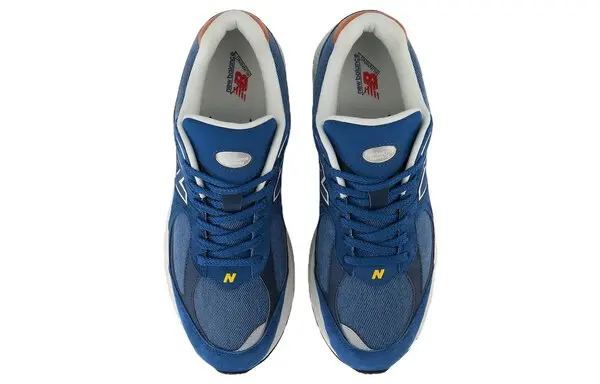 NEW BALANCE 2002r Low Top Sneakers - Blue