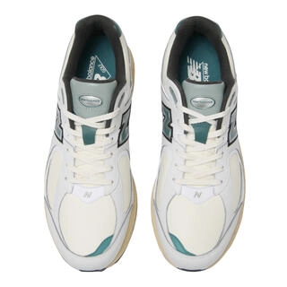 NEW BALANCE 2002r Sneakers - White/green