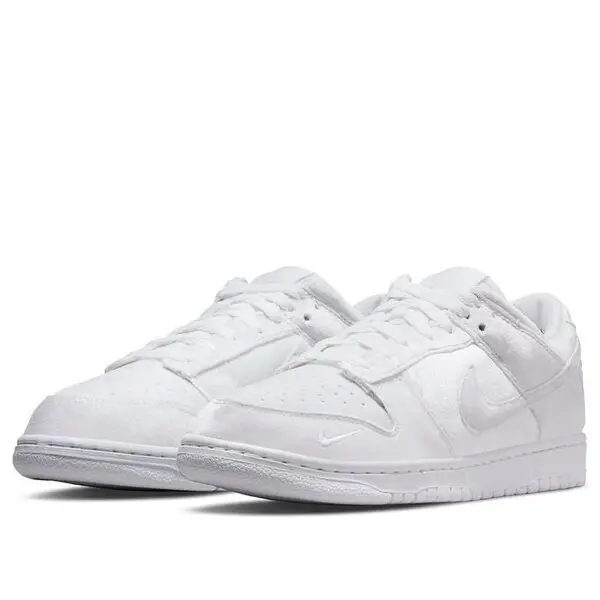 Nike X Dover Street Market Dunk Low Velvet Sneakers - White