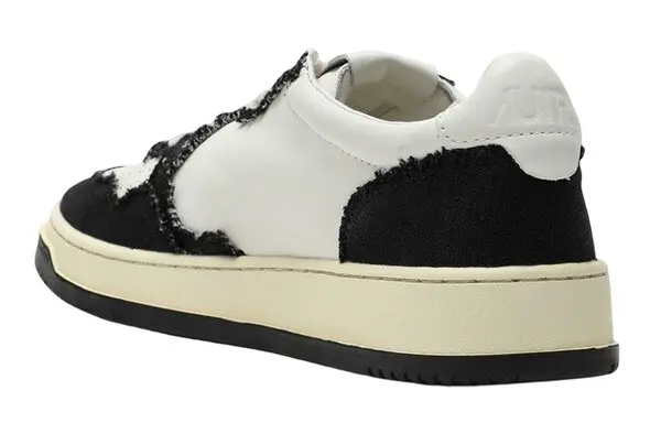 AUTRY Medalist Low Goatskin Sneakers - Black/white