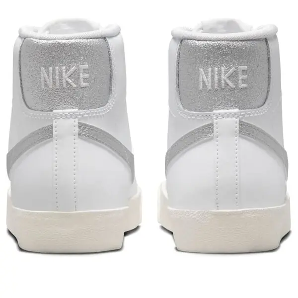 Nike Blazer Mid '77 Ess Sneakers