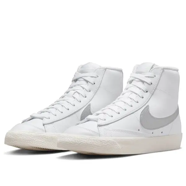 Nike Blazer Mid '77 Ess Sneakers