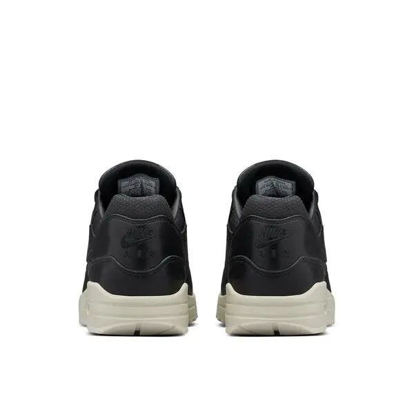 Nike Max 1 Pinnacle Sneakers