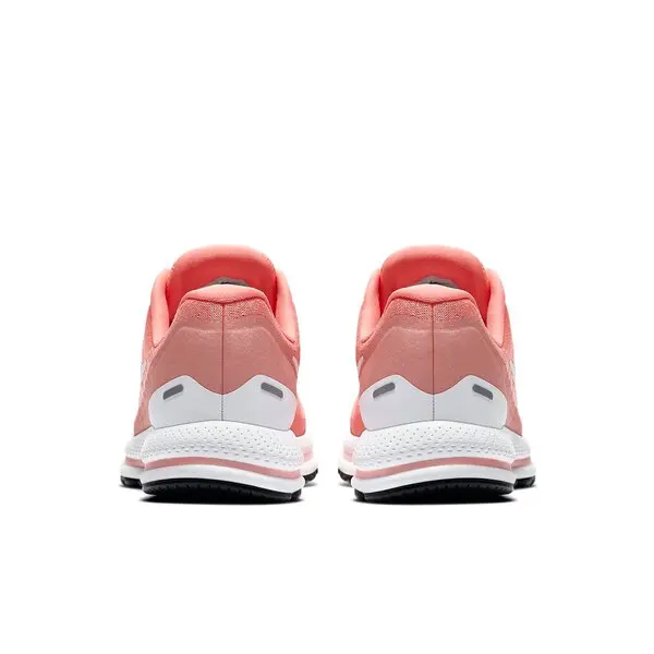 Nike Zoom Vomero 13 Athletic Sneakers