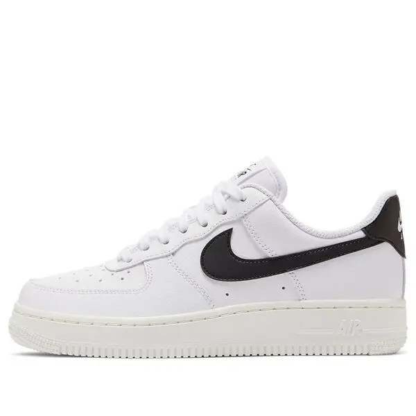Nike Force 1 '07 Sneakers - Creamwhite/black
