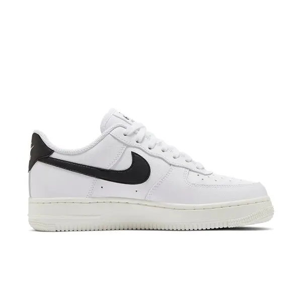 Nike Force 1 '07 Sneakers