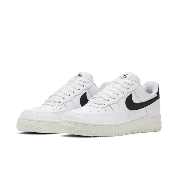 Nike Force 1 '07 Sneakers
