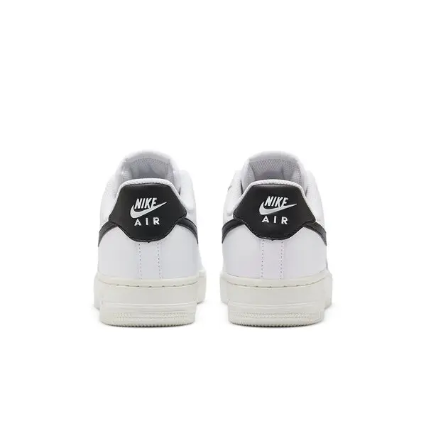 Nike Force 1 '07 Sneakers