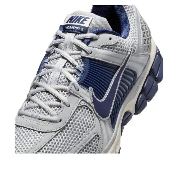 Nike Zoom Vomero 5 Sneakers